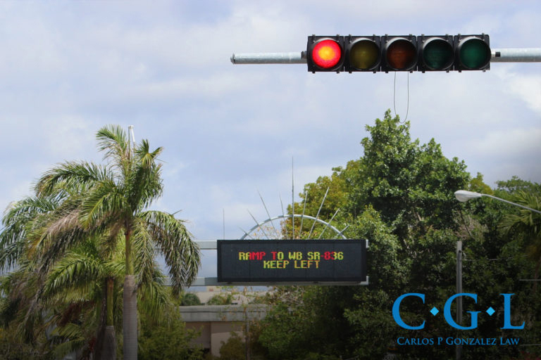 Sistema de entradas de luz roja en Miami - Carlos Gonzalez Law ...